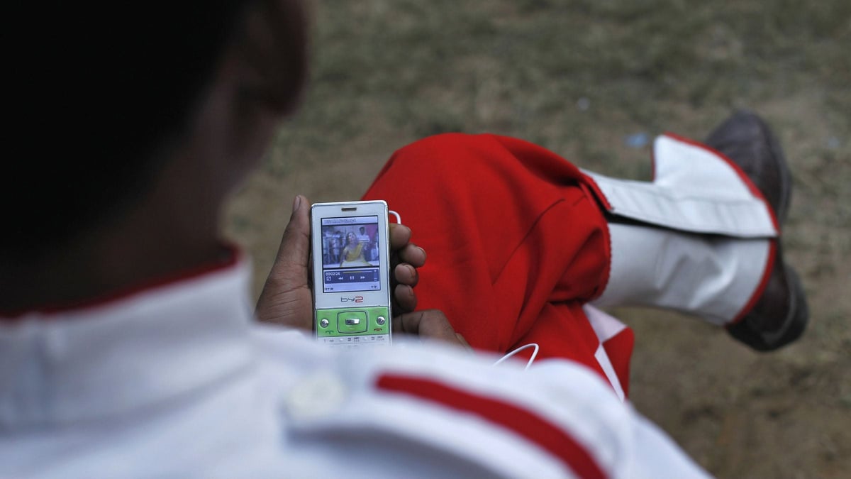 Indian mobile operators are now charging users like cable companies ...