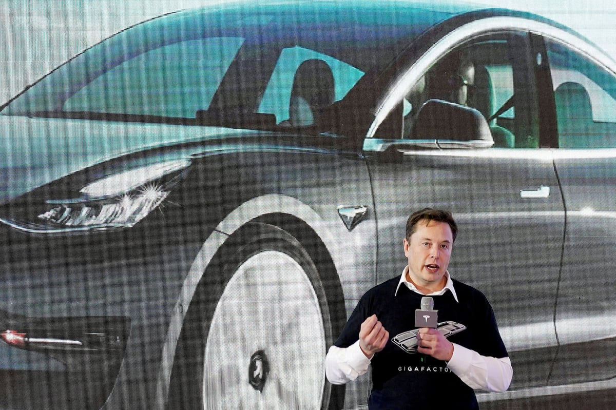 Is Tesla's stock crashing because Elon Musk is distracted by Twitter?