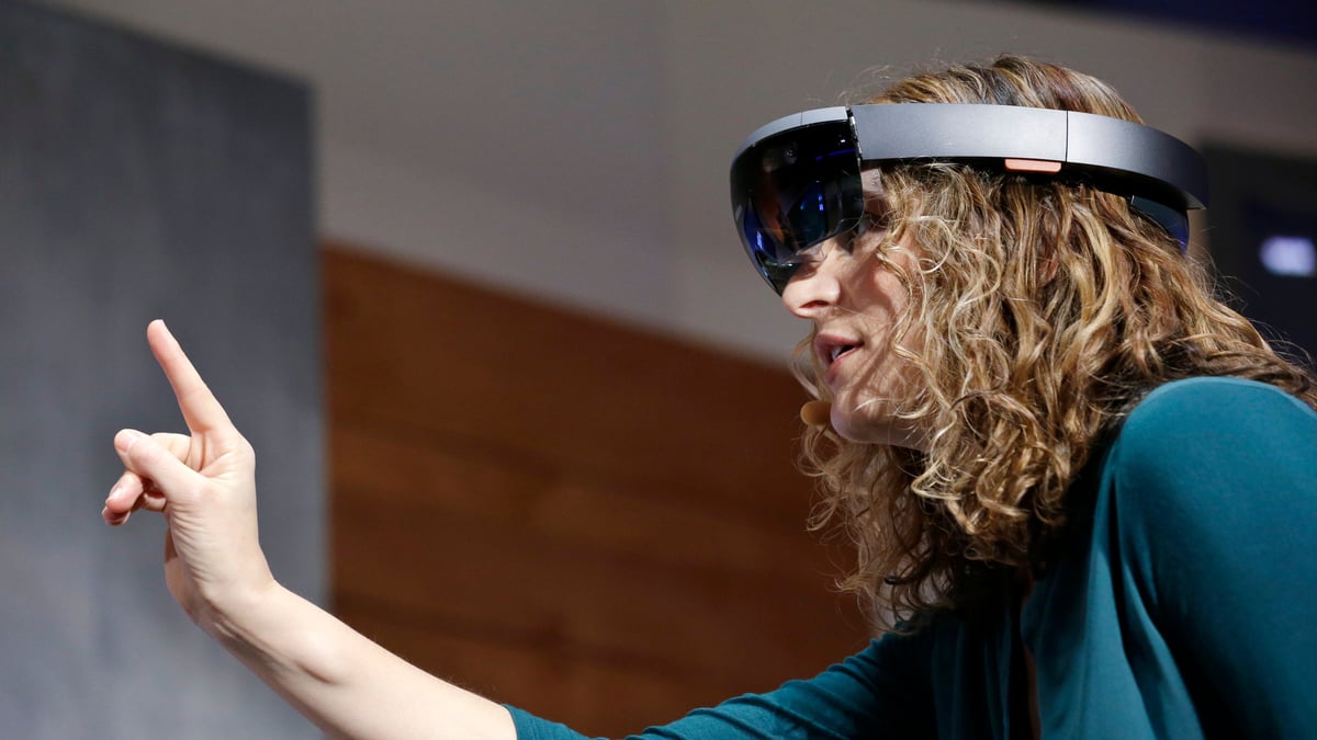 A guide to the major players in today’s high-tech goggle market