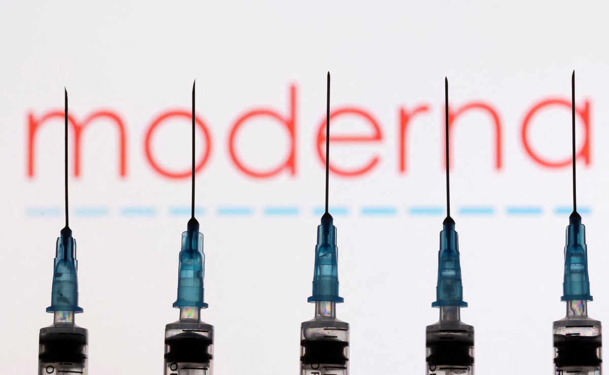 Moderna just got FDA approval for its RSV vaccine — only its second ...
