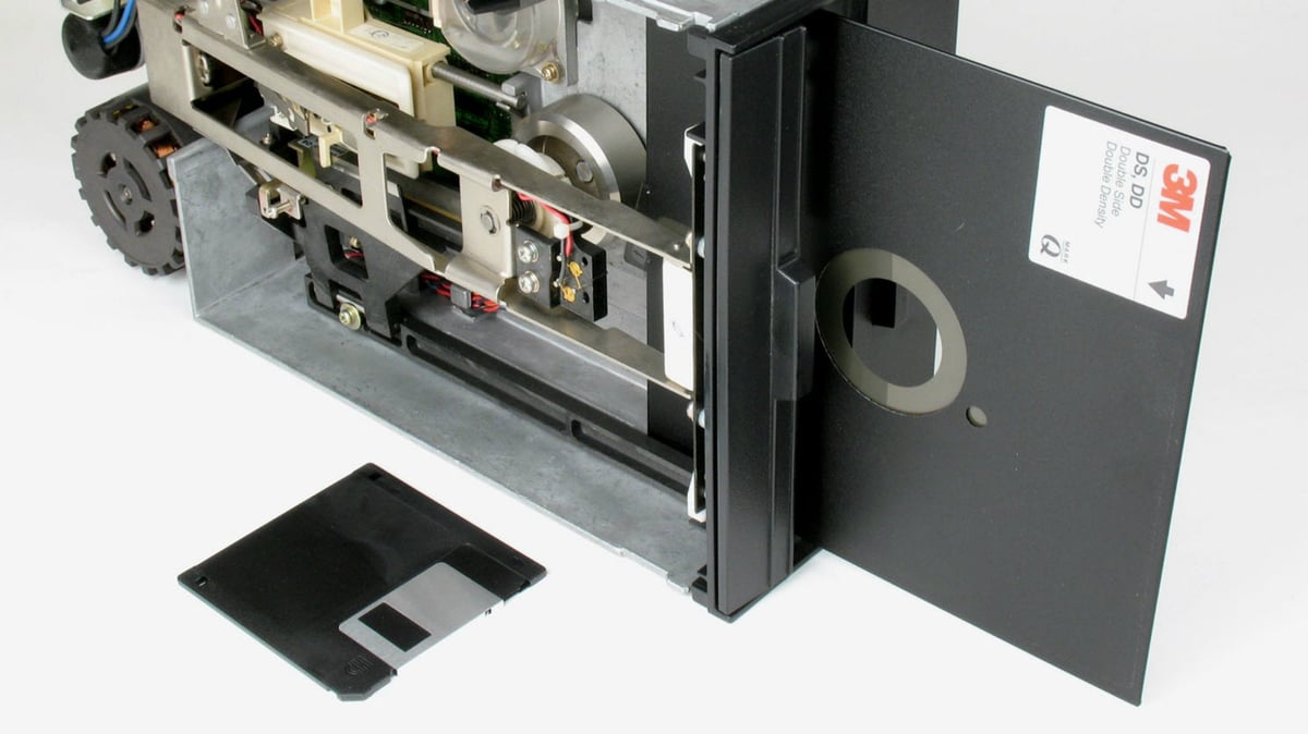 US nuclear operations are coordinated using decades-old computers and 8 ...