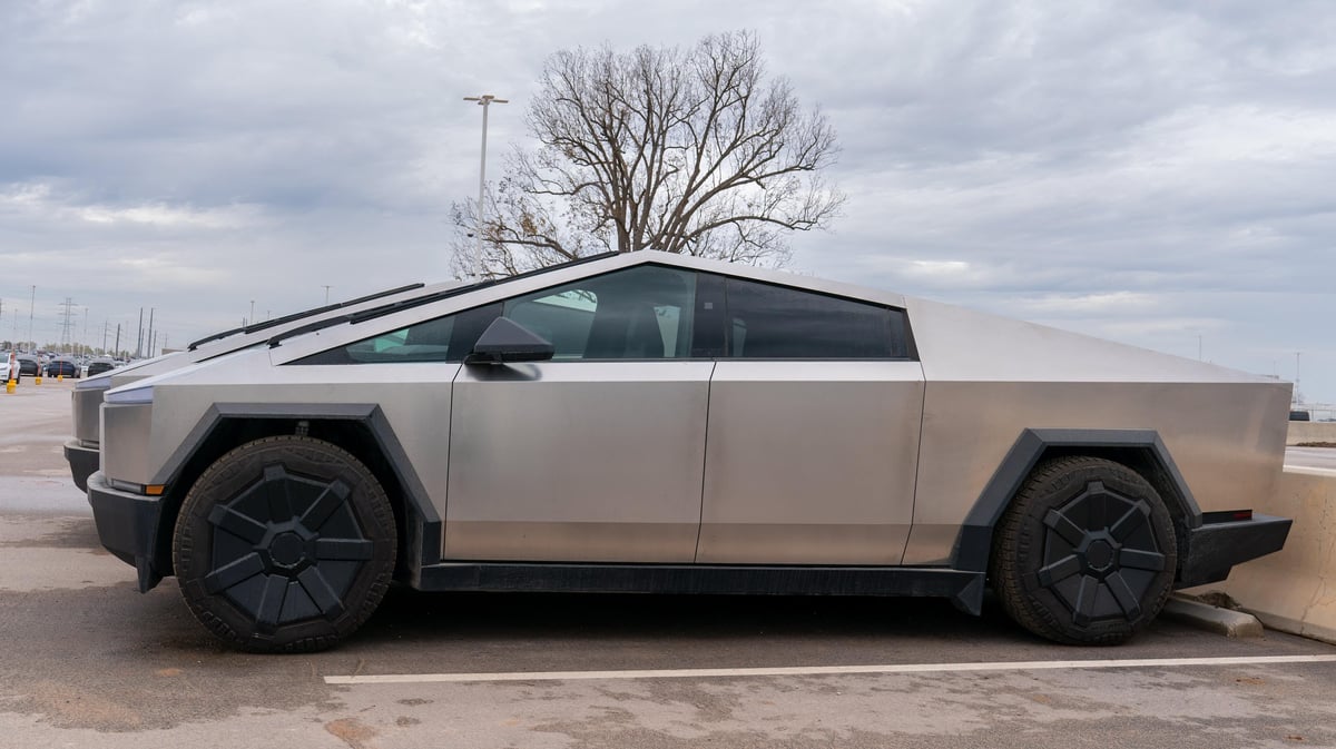Tesla's stainless steel Cybertrucks are rusting, owners say