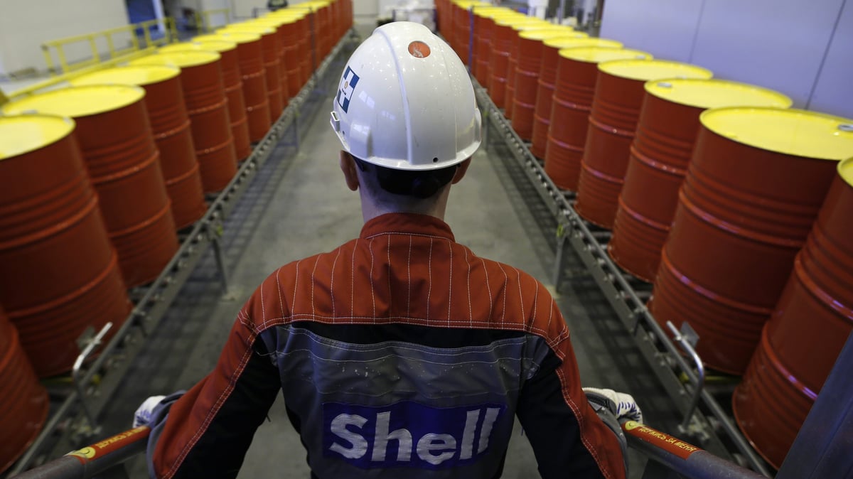Shell is already backtracking on its boycott of Russian oil