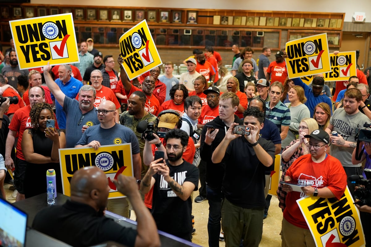 Tennessee Volkswagen employees overwhelmingly vote to join United Auto ...