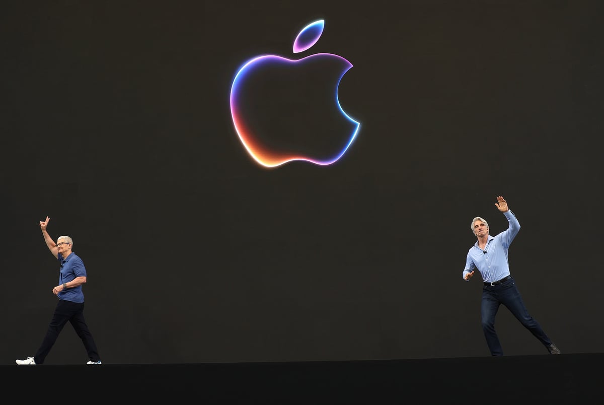 Apple Delay Release Intelligence Ai Iphone Ipad Mac - Quartz