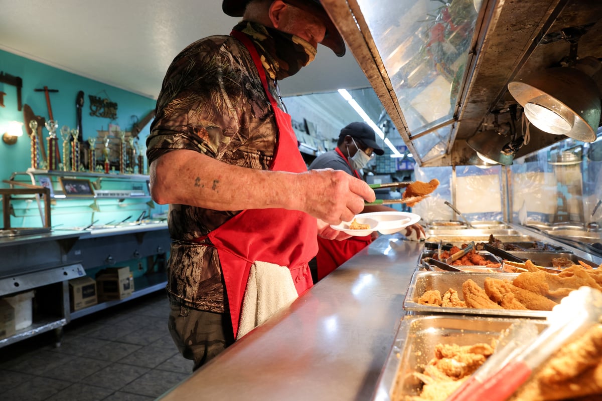 Paid sick leave for workers could prevent 40% of restaurant food poisonings