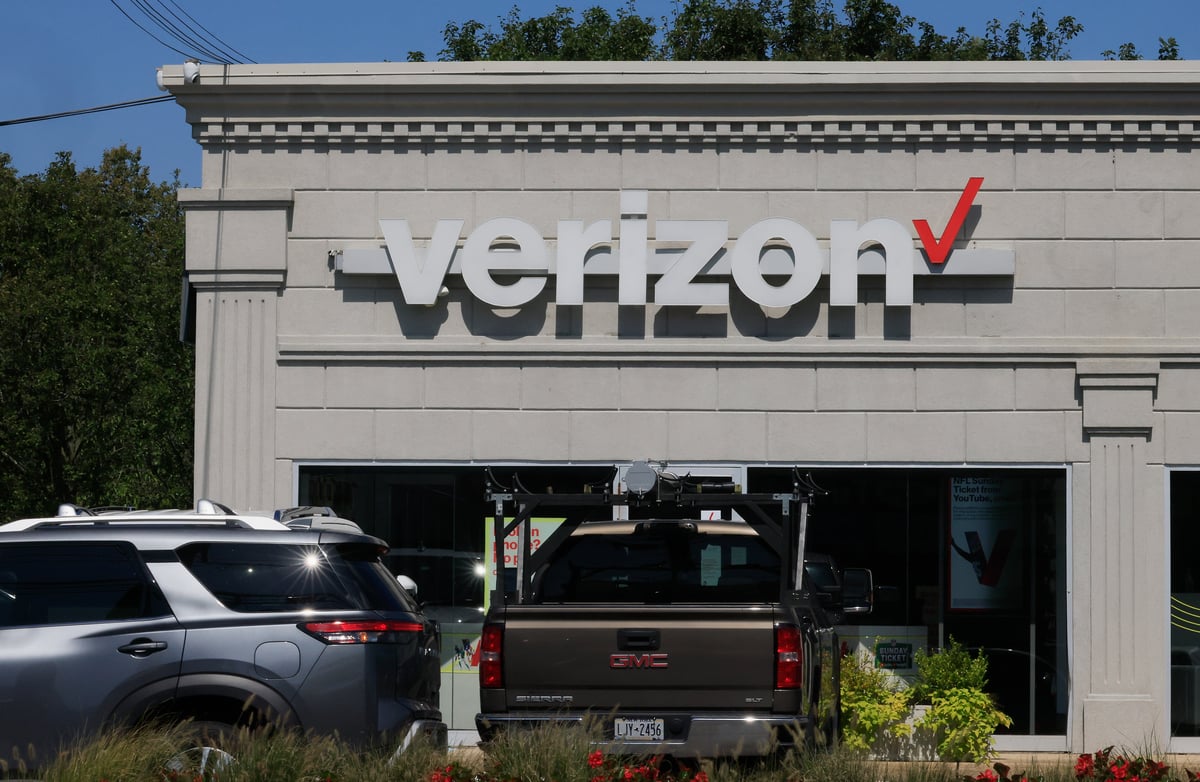 Verizon will buy rival Frontier Communications for $20 billion to grow ...