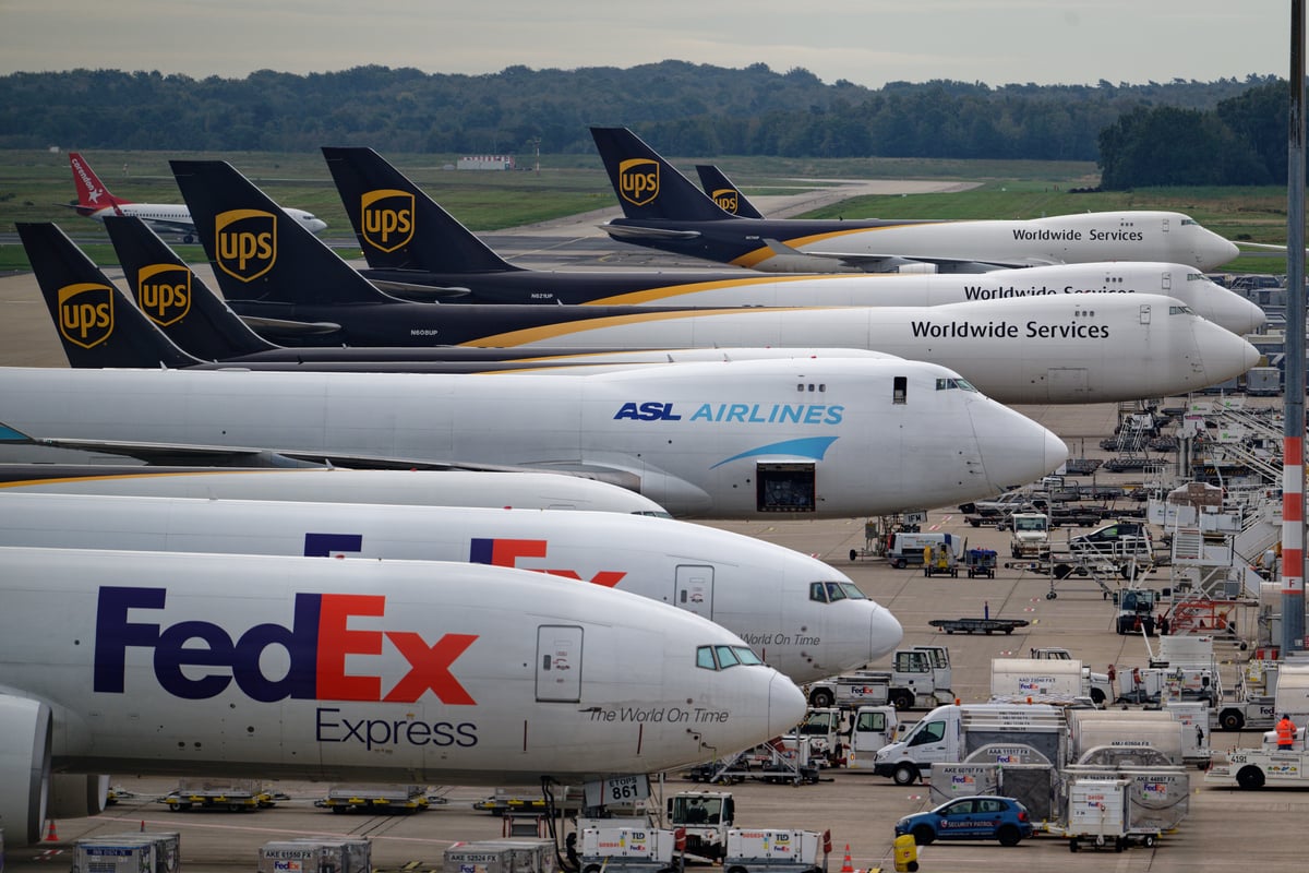 FedEx and UPS stocks could fly in an extended port strike, analyst says